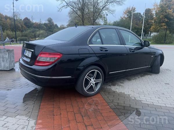 Mercedes-Benz C 180 2008 Bauska vietnÄ Melns Mercedes-Benz C 180 2008 Bauska, ar dzinÄja tilpumu 1.80 L un nobraukumu 353 tÅ«kst. km par 3100 ā¬, foto 3 vietnÄ AUTOMOTO.COM.LV