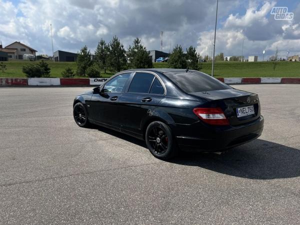 Melns Mercedes-Benz C 180 2010 Molėtai, ar dzinēja tilpumu 2.10 L un nobraukumu 301 tūkst. km par 3800 €, foto 1 vietnē AUTOMOTO.COM.LV