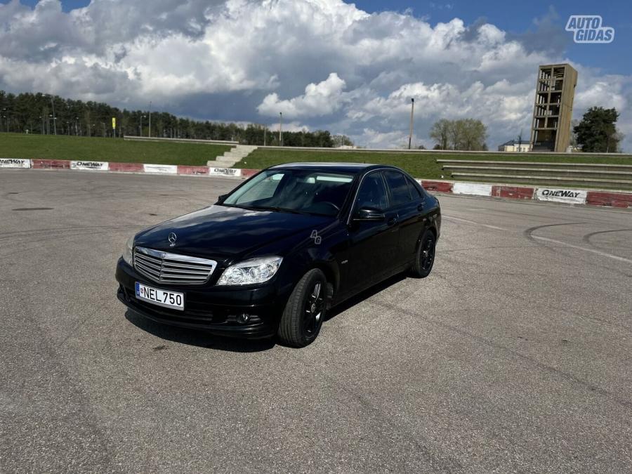 Melns Mercedes-Benz C 180 2010 Molėtai, ar dzinēja tilpumu 2.10 L un nobraukumu 301 tūkst. km par 3800 €, foto 3 vietnē AUTOMOTO.COM.LV
