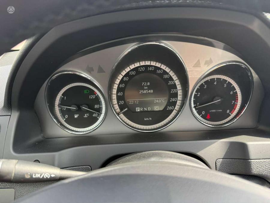 Black Mercedes-Benz C 180 2010 in Kaunas, with an engine capacity of 1.80 L and mileage of 256 thousand km for 5500 €, photo 8 on AUTOMOTO.COM.LV