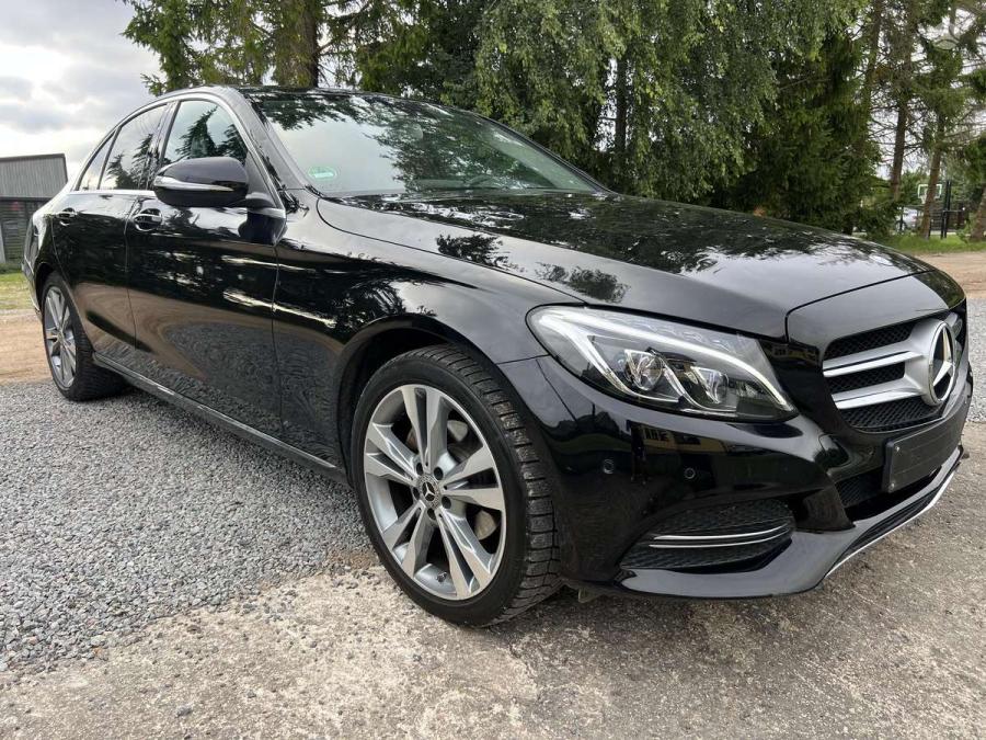 Melns Mercedes-Benz C 180 2014 Kauņa, ar dzinēja tilpumu 1.60 L un nobraukumu 142 tūkst. km par 9150 €, foto 7 vietnē AUTOMOTO.COM.LV