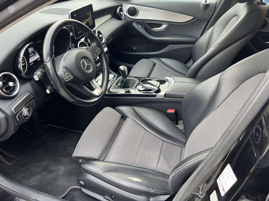 Melns Mercedes-Benz C 180 2014 Kauņa, ar dzinēja tilpumu 1.60 L un nobraukumu 142 tūkst. km par 9150 €, foto 18 vietnē AUTOMOTO.COM.LV