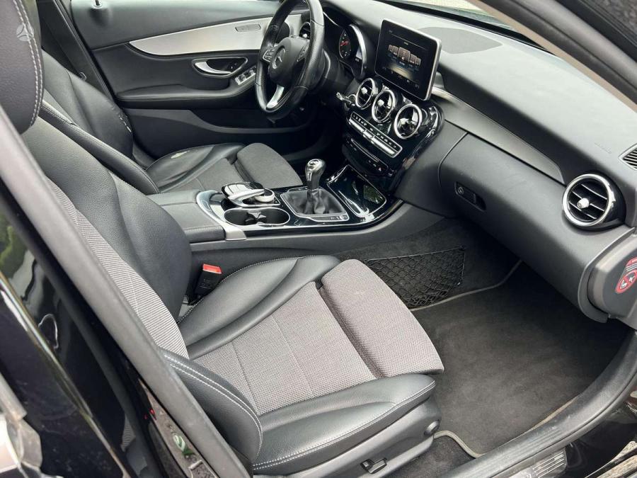 Melns Mercedes-Benz C 180 2014 Kauņa, ar dzinēja tilpumu 1.60 L un nobraukumu 142 tūkst. km par 9150 €, foto 23 vietnē AUTOMOTO.COM.LV