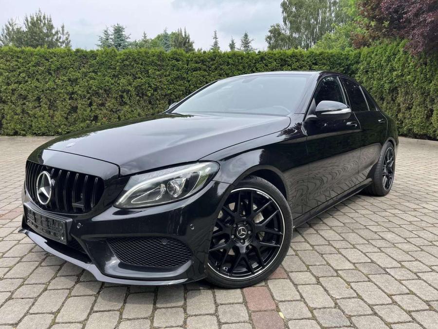 Black Mercedes-Benz C 180 2014 in Kaisiadorys, with an engine capacity of 1.60 L and mileage of 192 thousand km for 12999 €, photo 3 on AUTOMOTO.COM.LV