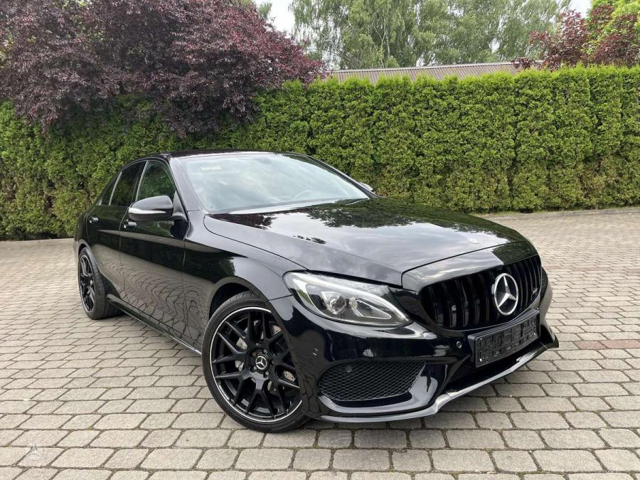 Black Mercedes-Benz C 180 2014 in Kaisiadorys, with an engine capacity of 1.60 L and mileage of 192 thousand km for 12999 €, photo 4 on AUTOMOTO.COM.LV