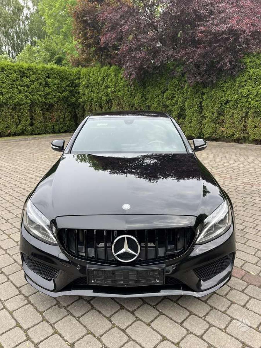 Black Mercedes-Benz C 180 2014 in Kaisiadorys, with an engine capacity of 1.60 L and mileage of 192 thousand km for 12999 €, photo 20 on AUTOMOTO.COM.LV