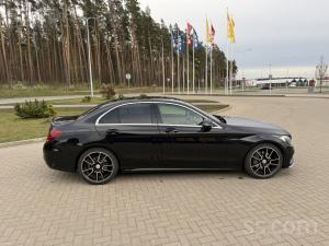 Black Mercedes-Benz C 180 2017 in Riga, with an engine capacity of 1.60 L and mileage of 112 thousand km for 18300 €, photo 5 on AUTOMOTO.COM.LV