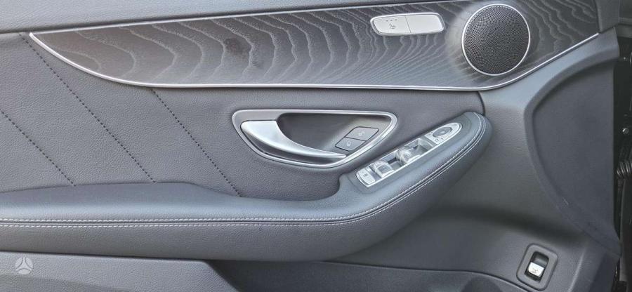 Melns Mercedes-Benz C 180 2017 Šauļi, ar dzinēja tilpumu 1.60 L un nobraukumu 197 tūkst. km par 13950 €, foto 9 vietnē AUTOMOTO.COM.LV