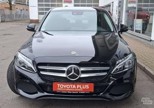 Black Mercedes-Benz C 180 2018 in Kaunas, with an engine capacity of 0.00 L and mileage of 19 thousand km for 24409 €, photo 3 on AUTOMOTO.COM.LV