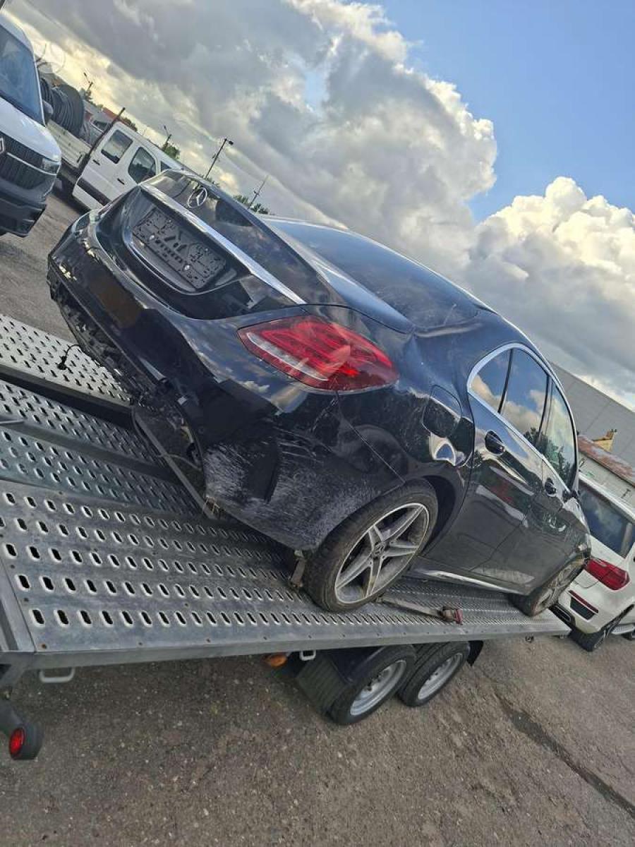 Melns Mercedes-Benz C 180 2018 Jurbarkas, ar dzinēja tilpumu 1.60 L un nobraukumu 108 tūkst. km par 6900 €, foto 5 vietnē AUTOMOTO.COM.LV