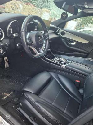 Melns Mercedes-Benz C 180 2018 Jurbarkas, ar dzinēja tilpumu 1.60 L un nobraukumu 108 tūkst. km par 6900 €, foto 6 vietnē AUTOMOTO.COM.LV