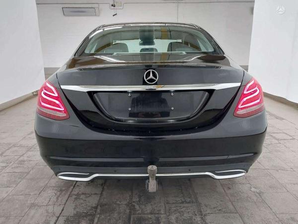 Black Mercedes-Benz C 180 2018 in Kaunas, with an engine capacity of 1.60 L and mileage of 275 thousand km for 12800 €, photo 3 on AUTOMOTO.COM.LV
