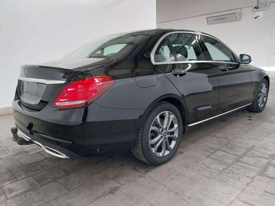 Black Mercedes-Benz C 180 2018 in Kaunas, with an engine capacity of 1.60 L and mileage of 275 thousand km for 12800 €, photo 6 on AUTOMOTO.COM.LV