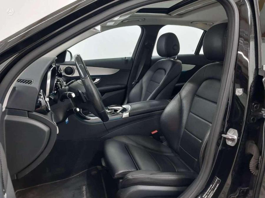 Black Mercedes-Benz C 180 2018 in Kaunas, with an engine capacity of 1.60 L and mileage of 275 thousand km for 12800 €, photo 12 on AUTOMOTO.COM.LV