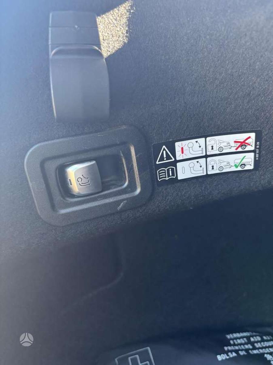 Black Mercedes-Benz C 180 2018 in Kaunas, with an engine capacity of 1.60 L and mileage of 275 thousand km for 12800 €, photo 20 on AUTOMOTO.COM.LV
