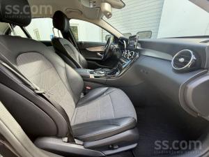 Melns Mercedes-Benz C 180 2019 Rīga, ar dzinēja tilpumu 1.60 L un nobraukumu 218 tūkst. km par 12790 €, foto 18 vietnē AUTOMOTO.COM.LV