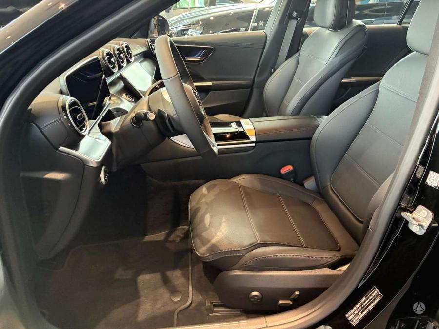Melns Mercedes-Benz C 180 2026 Viļņa, ar dzinēja tilpumu 1.50 L un nobraukumu 0 tūkst. km par 43801 €, foto 10 vietnē AUTOMOTO.COM.LV
