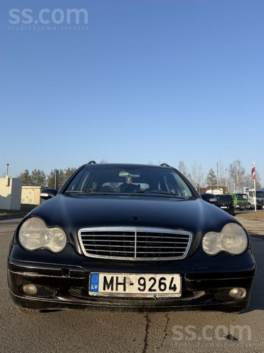 Melns Mercedes-Benz C 180 2001 Rīga, ar dzinēja tilpumu 2.00 L un nobraukumu 277 tūkst. km par 1200 €, foto 4 vietnē AUTOMOTO.COM.LV