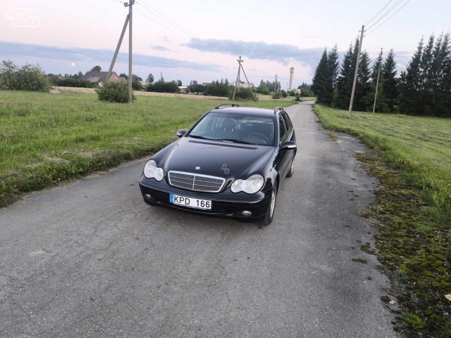 Melns Mercedes-Benz C 180 2002 Kelmė, ar dzinēja tilpumu 1.80 L un nobraukumu 318 tūkst. km par 2200 €, foto 1 vietnē AUTOMOTO.COM.LV