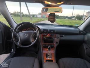 Melns Mercedes-Benz C 180 2002 Kelmė, ar dzinēja tilpumu 1.80 L un nobraukumu 318 tūkst. km par 2200 €, foto 7 vietnē AUTOMOTO.COM.LV