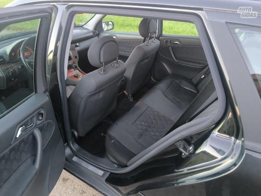 Melns Mercedes-Benz C 180 2002 Kelmė, ar dzinēja tilpumu 1.80 L un nobraukumu 318 tūkst. km par 2200 €, foto 8 vietnē AUTOMOTO.COM.LV