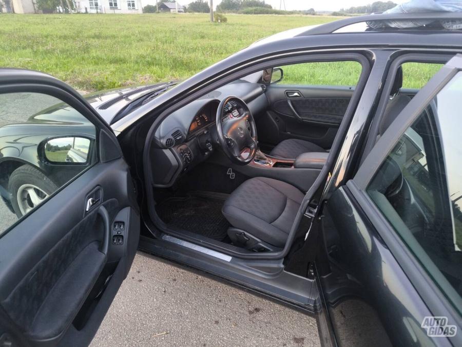 Melns Mercedes-Benz C 180 2002 Kelmė, ar dzinēja tilpumu 1.80 L un nobraukumu 318 tūkst. km par 2200 €, foto 9 vietnē AUTOMOTO.COM.LV