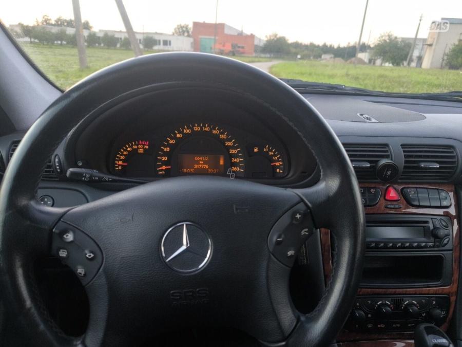 Melns Mercedes-Benz C 180 2002 Kelmė, ar dzinēja tilpumu 1.80 L un nobraukumu 318 tūkst. km par 2200 €, foto 11 vietnē AUTOMOTO.COM.LV