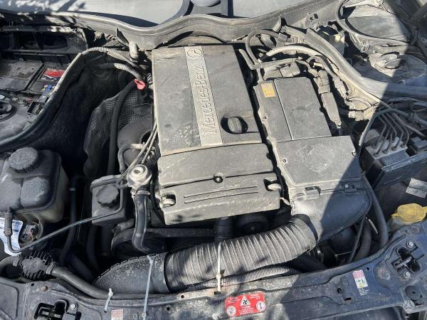 Black Mercedes-Benz C 180 2003 in Kaunas, with an engine capacity of 1.80 L and mileage of 340 thousand km for 800 €, photo 8 on AUTOMOTO.COM.LV