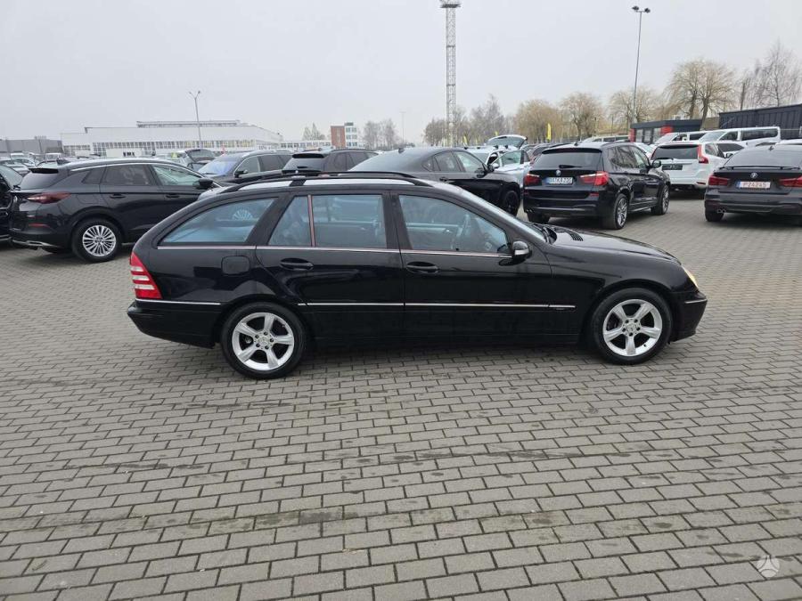 Melns Mercedes-Benz C 180 2005 Marijampole, ar dzinēja tilpumu 1.80 L un nobraukumu 170 tūkst. km par 1700 €, foto 4 vietnē AUTOMOTO.COM.LV