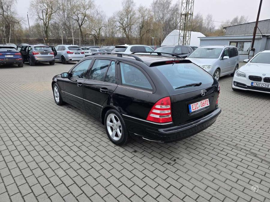 Melns Mercedes-Benz C 180 2005 Marijampole, ar dzinēja tilpumu 1.80 L un nobraukumu 170 tūkst. km par 1700 €, foto 7 vietnē AUTOMOTO.COM.LV
