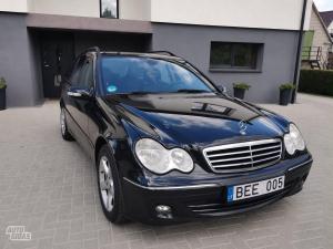 Black Mercedes-Benz C 180 2005 in Telschi, with an engine capacity of 1.80 L and mileage of 275 thousand km for 2850 €, photo 3 on AUTOMOTO.COM.LV