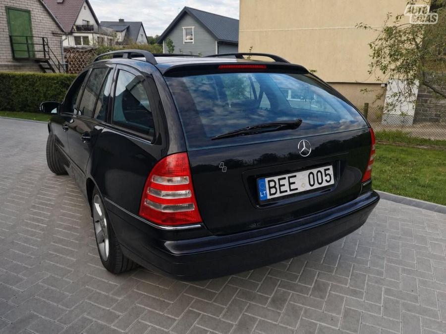Black Mercedes-Benz C 180 2005 in Telschi, with an engine capacity of 1.80 L and mileage of 275 thousand km for 2850 €, photo 4 on AUTOMOTO.COM.LV