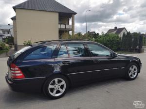 Black Mercedes-Benz C 180 2005 in Telschi, with an engine capacity of 1.80 L and mileage of 275 thousand km for 2850 €, photo 5 on AUTOMOTO.COM.LV
