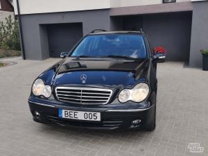 Black Mercedes-Benz C 180 2005 in Telschi, with an engine capacity of 1.80 L and mileage of 275 thousand km for 2850 €, photo 6 on AUTOMOTO.COM.LV