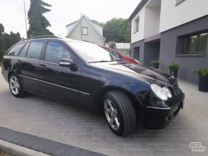 Black Mercedes-Benz C 180 2005 in Telschi, with an engine capacity of 1.80 L and mileage of 275 thousand km for 2850 €, photo 7 on AUTOMOTO.COM.LV