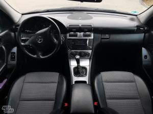 Black Mercedes-Benz C 180 2005 in Telschi, with an engine capacity of 1.80 L and mileage of 275 thousand km for 2850 €, photo 10 on AUTOMOTO.COM.LV
