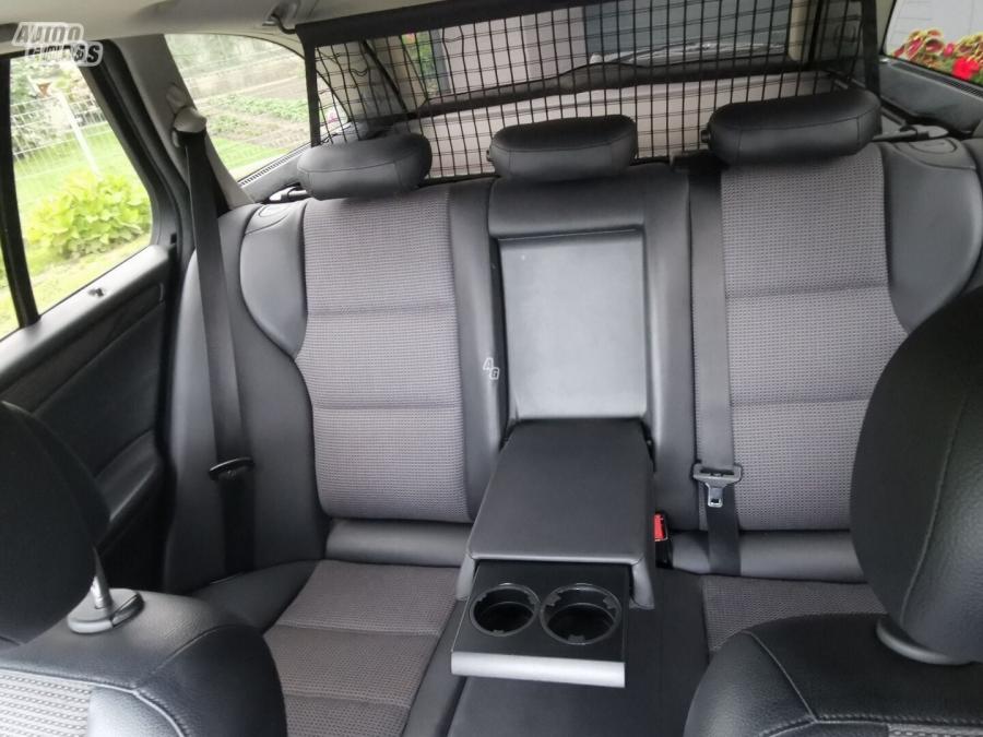 Black Mercedes-Benz C 180 2005 in Telschi, with an engine capacity of 1.80 L and mileage of 275 thousand km for 2850 €, photo 11 on AUTOMOTO.COM.LV