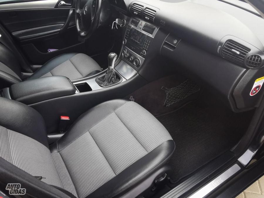 Black Mercedes-Benz C 180 2005 in Telschi, with an engine capacity of 1.80 L and mileage of 275 thousand km for 2850 €, photo 13 on AUTOMOTO.COM.LV