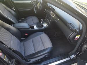Black Mercedes-Benz C 180 2005 in Telschi, with an engine capacity of 1.80 L and mileage of 275 thousand km for 2850 €, photo 15 on AUTOMOTO.COM.LV