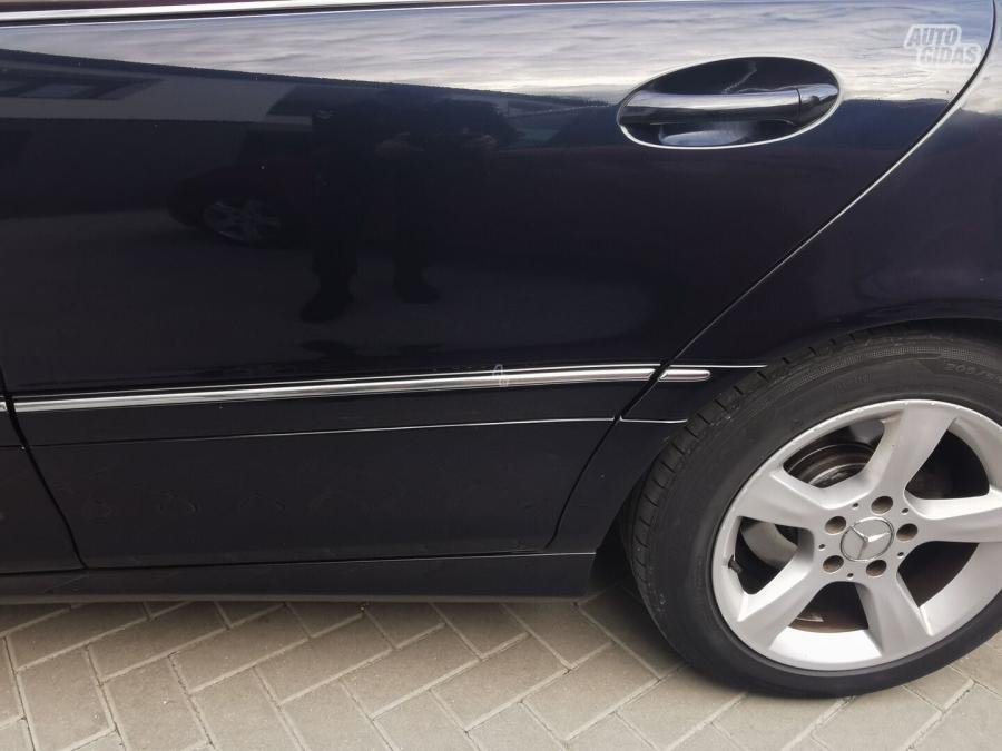 Black Mercedes-Benz C 180 2005 in Telschi, with an engine capacity of 1.80 L and mileage of 275 thousand km for 2850 €, photo 28 on AUTOMOTO.COM.LV