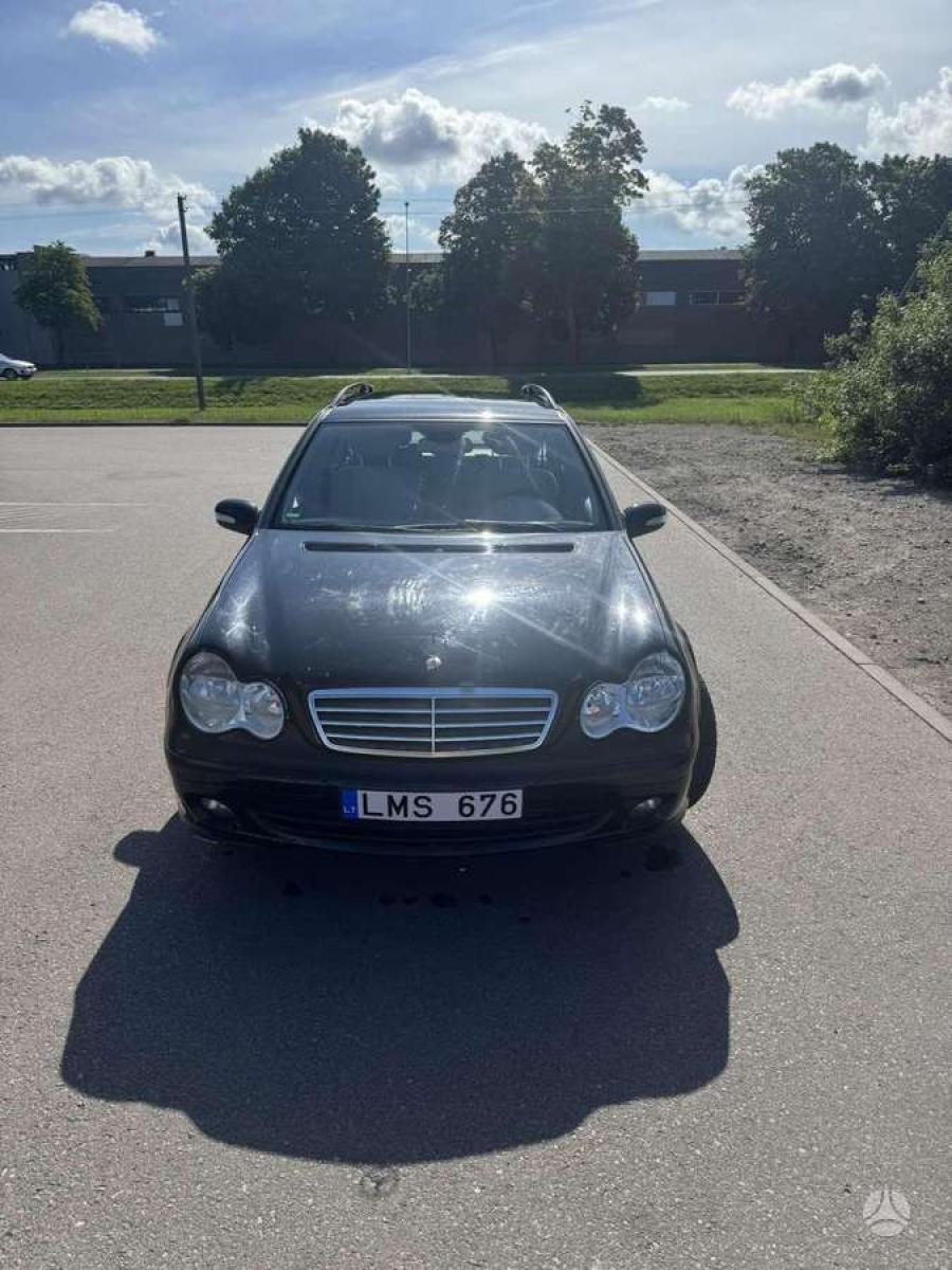 Melns Mercedes-Benz C 180 2007 Šilutė, ar dzinēja tilpumu 1.80 L un nobraukumu 300 tūkst. km par 1500 €, foto 3 vietnē AUTOMOTO.COM.LV