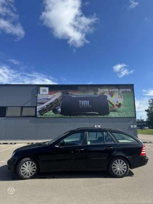 Melns Mercedes-Benz C 180 2007 Šilutė, ar dzinēja tilpumu 1.80 L un nobraukumu 300 tūkst. km par 1500 €, foto 4 vietnē AUTOMOTO.COM.LV