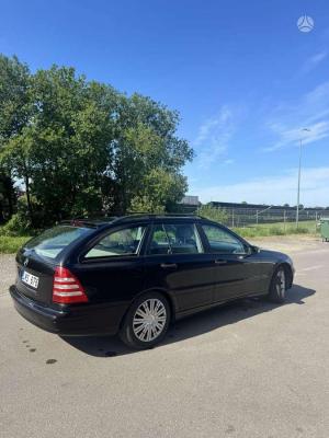 Melns Mercedes-Benz C 180 2007 Šilutė, ar dzinēja tilpumu 1.80 L un nobraukumu 300 tūkst. km par 1500 €, foto 5 vietnē AUTOMOTO.COM.LV