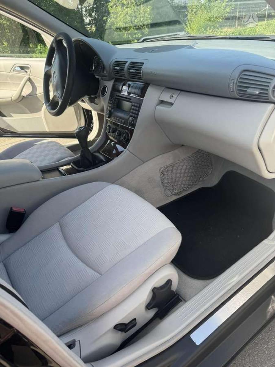 Melns Mercedes-Benz C 180 2007 Šilutė, ar dzinēja tilpumu 1.80 L un nobraukumu 300 tūkst. km par 1500 €, foto 11 vietnē AUTOMOTO.COM.LV