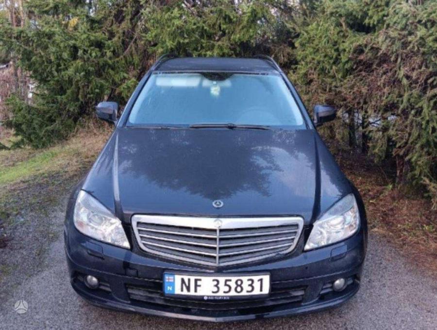 Melns Mercedes-Benz C 180 2008 Kauņa, ar dzinēja tilpumu 1.80 L un nobraukumu 182 tūkst. km par 1850 €, foto 1 vietnē AUTOMOTO.COM.LV