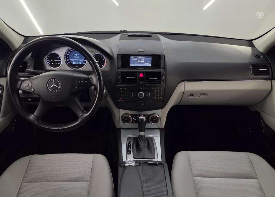 Melns Mercedes-Benz C 180 2008 Marijampole, ar dzinēja tilpumu 1.80 L un nobraukumu 203 tūkst. km par 5450 €, foto 9 vietnē AUTOMOTO.COM.LV