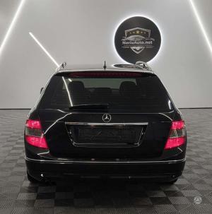 Melns Mercedes-Benz C 180 2008 Marijampole, ar dzinēja tilpumu 1.80 L un nobraukumu 203 tūkst. km par 5450 €, foto 24 vietnē AUTOMOTO.COM.LV