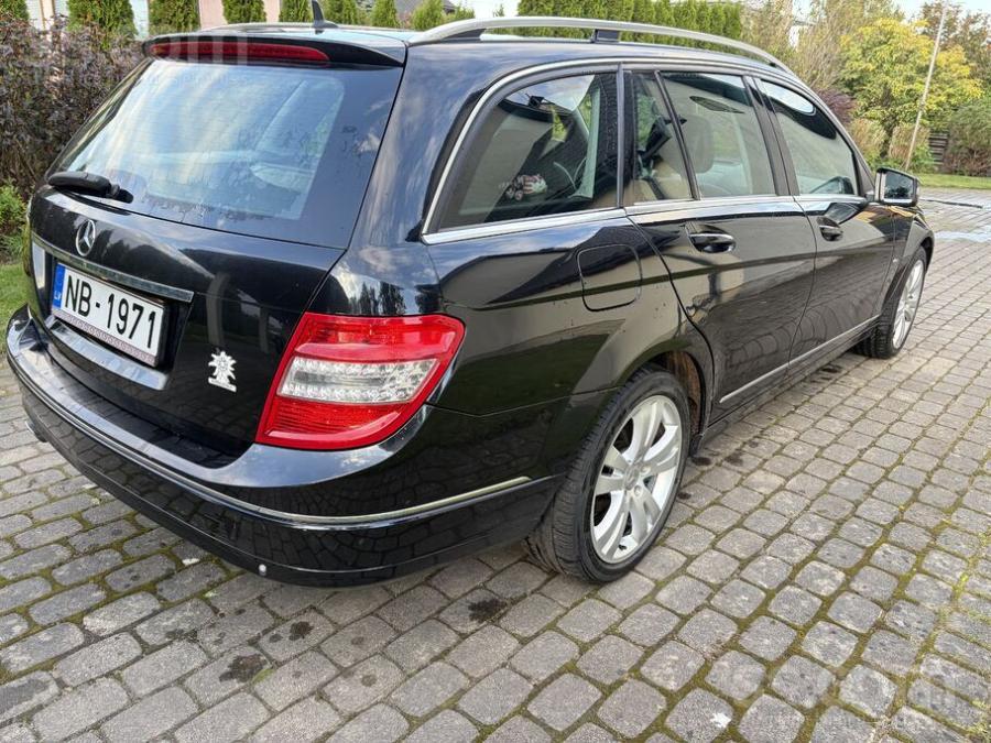 Melns Mercedes-Benz C 180 2008 Rīga, ar dzinēja tilpumu 1.80 L un nobraukumu 283 tūkst. km par 4460 €, foto 5 vietnē AUTOMOTO.COM.LV