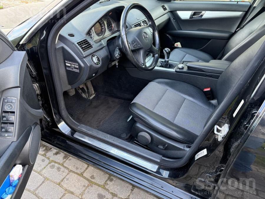 Melns Mercedes-Benz C 180 2008 Rīga, ar dzinēja tilpumu 1.80 L un nobraukumu 283 tūkst. km par 4460 €, foto 12 vietnē AUTOMOTO.COM.LV