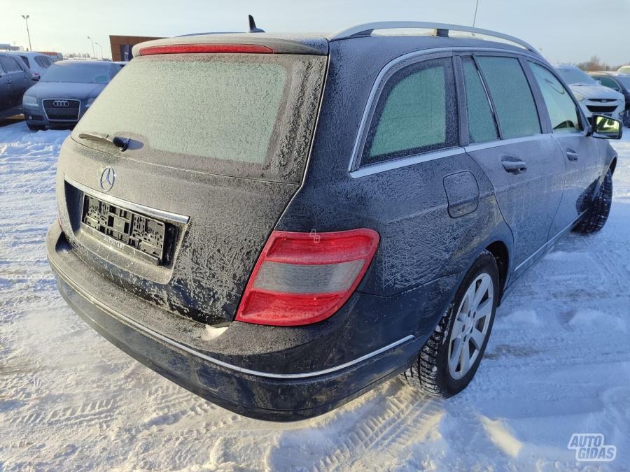 Melns Mercedes-Benz C 180 2010 Marijampole, ar dzinēja tilpumu 1.80 L un nobraukumu 228 tūkst. km par 4250 €, foto 4 vietnē AUTOMOTO.COM.LV
